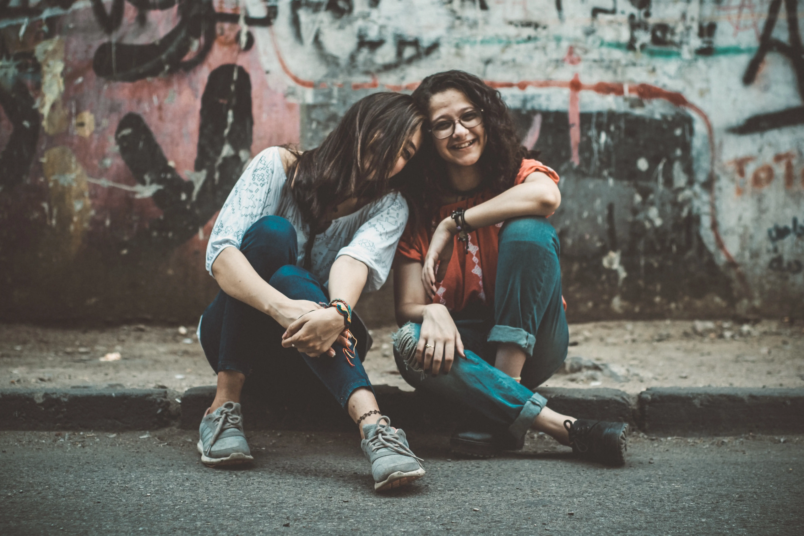 18 Things To Say To A Friend Going Through A Breakup To Help Them Heal